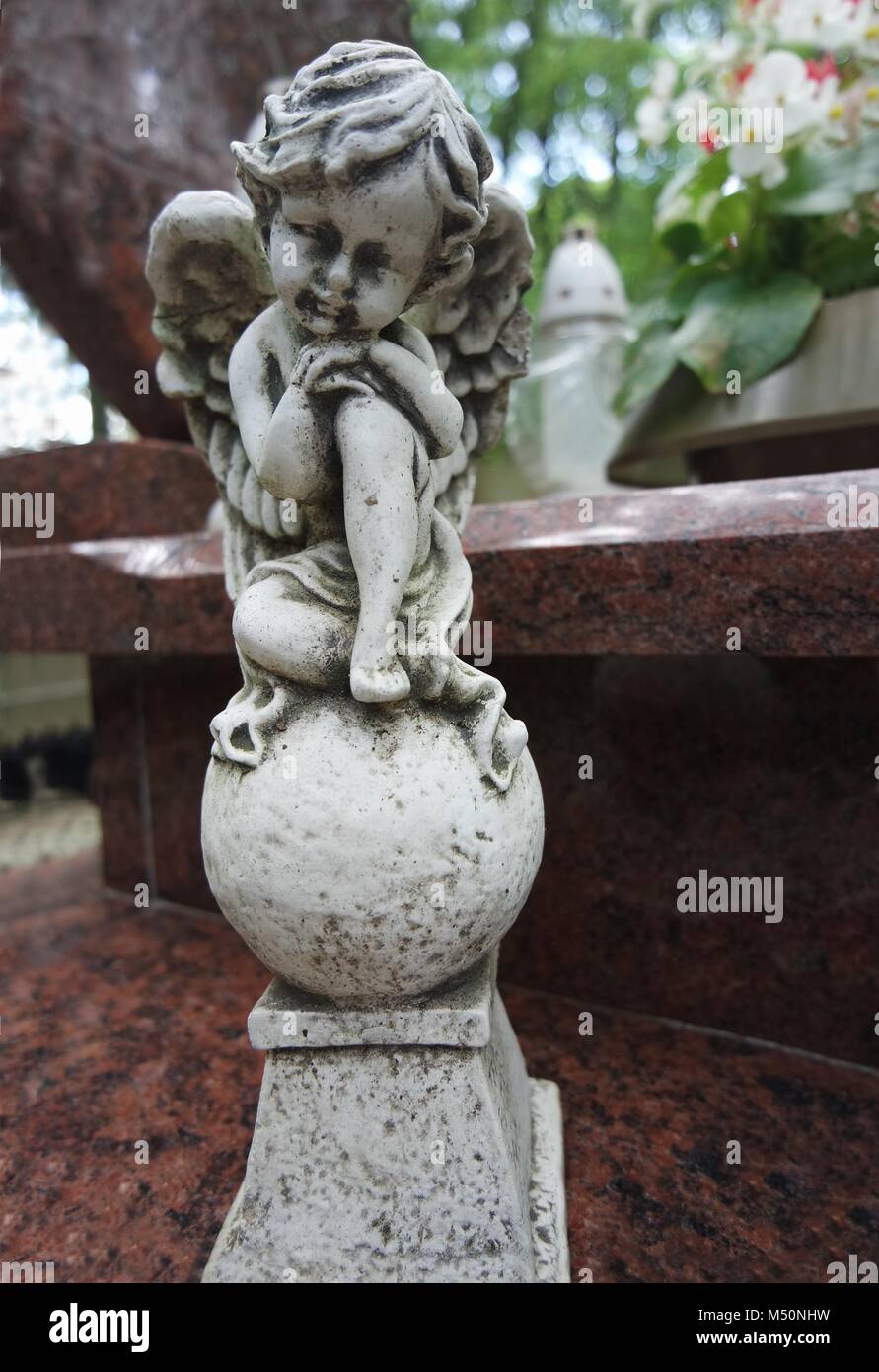 Grave angel Banque de photographies et d’images à haute résolution - Alamy