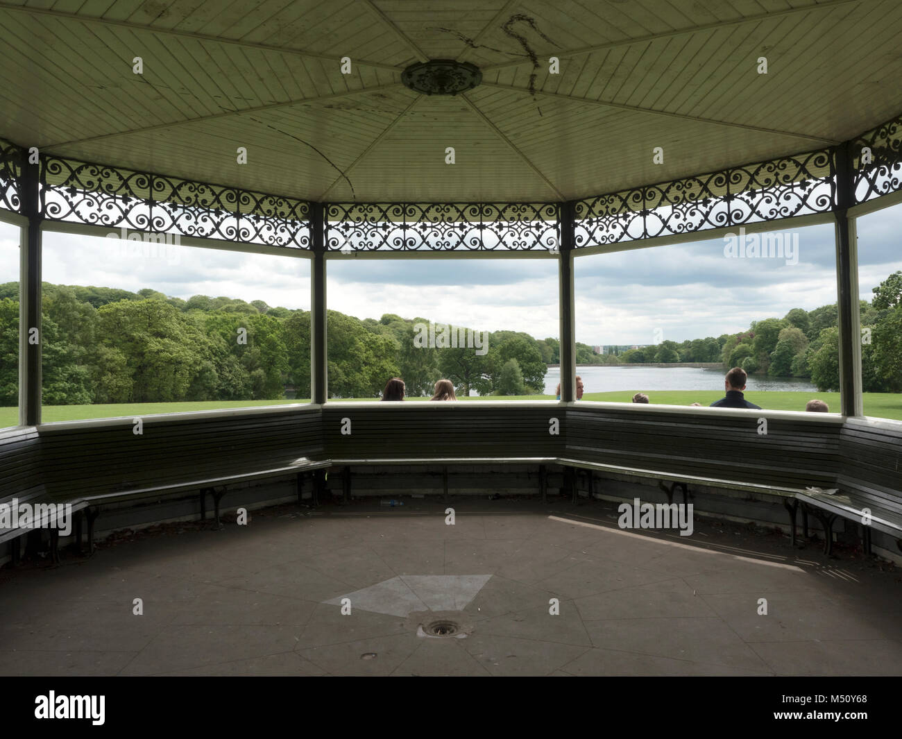 Roundhay park kiosque Banque de photographies et d’images à haute ...