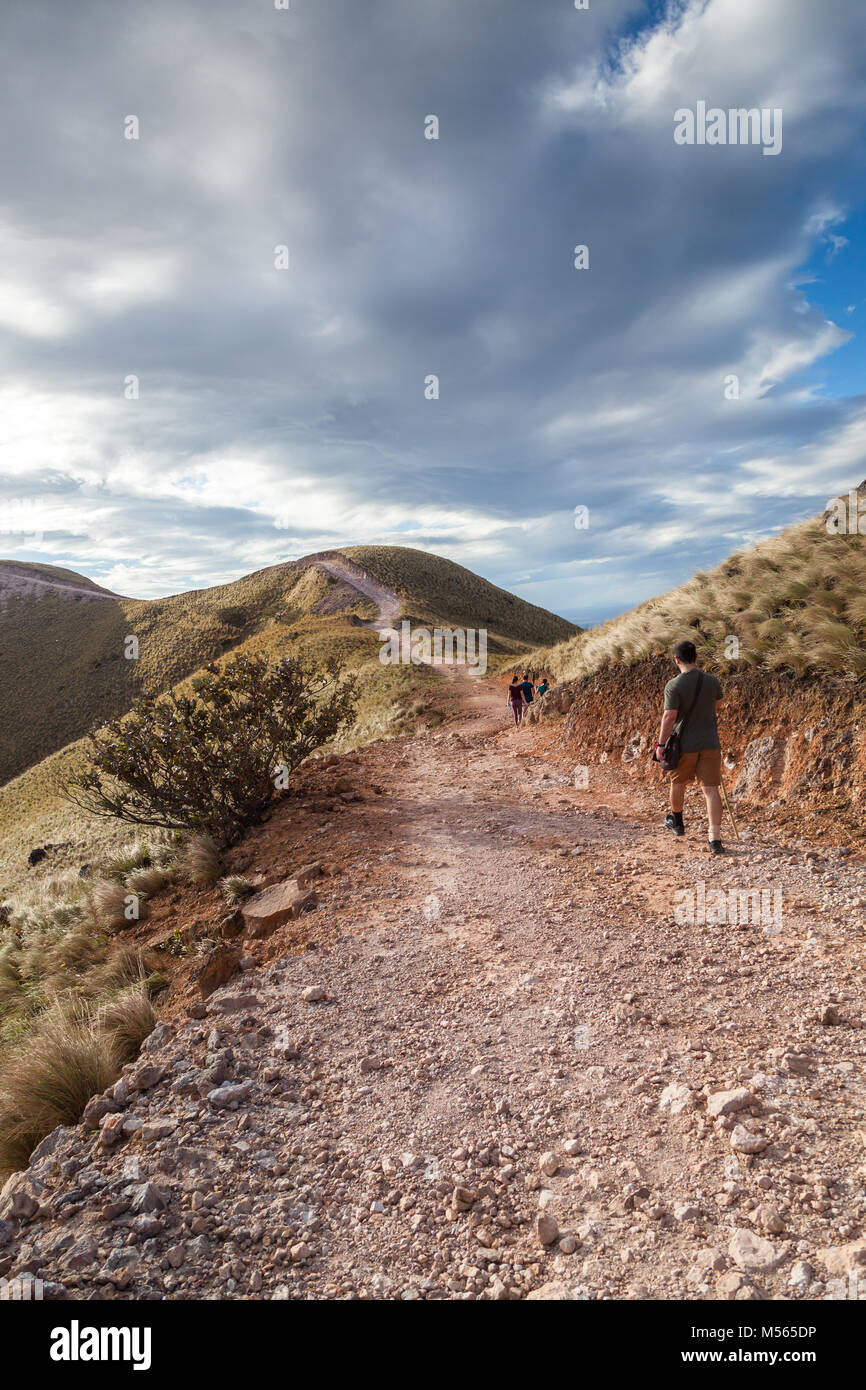 La randonnée sur un sentier rocheux à Guanacaste Costa Rica pour voir ...