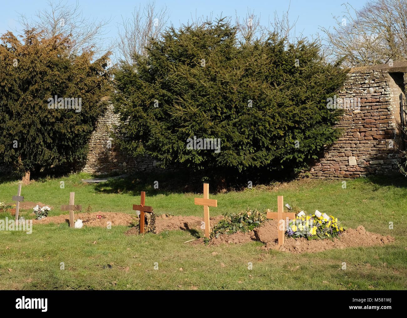Croix en bois pour marquer la tombe Banque de photographies et d’images ...