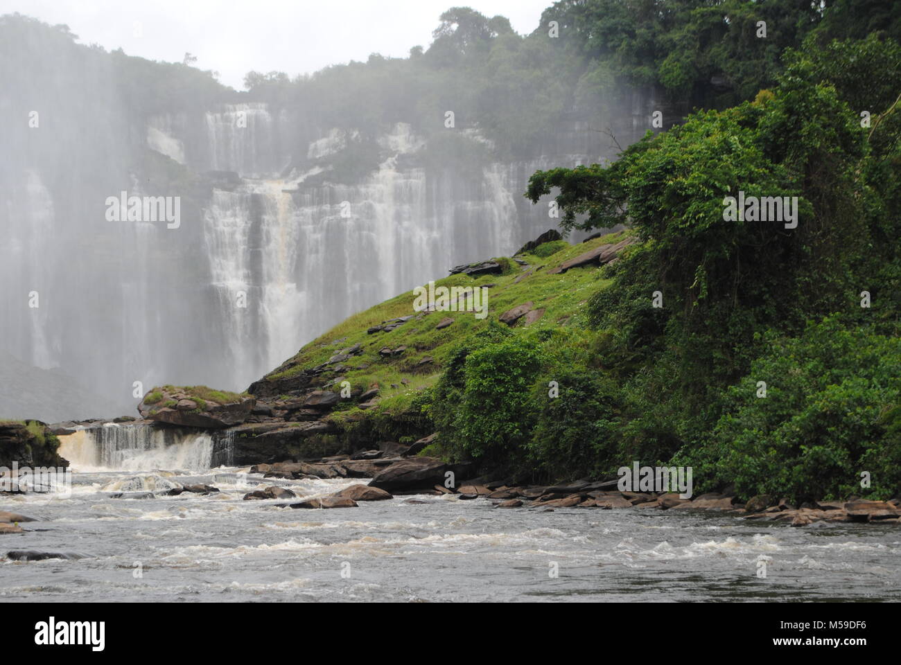 Kalandula falls Banque de photographies et d’images à haute résolution ...