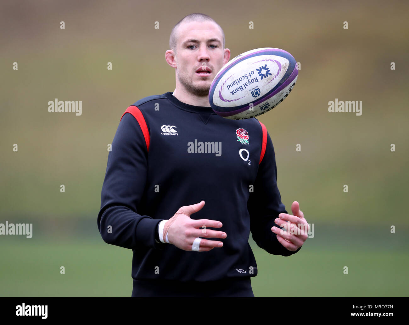 Mike Brown de l'Angleterre pendant une session de formation à Pennyhill ...