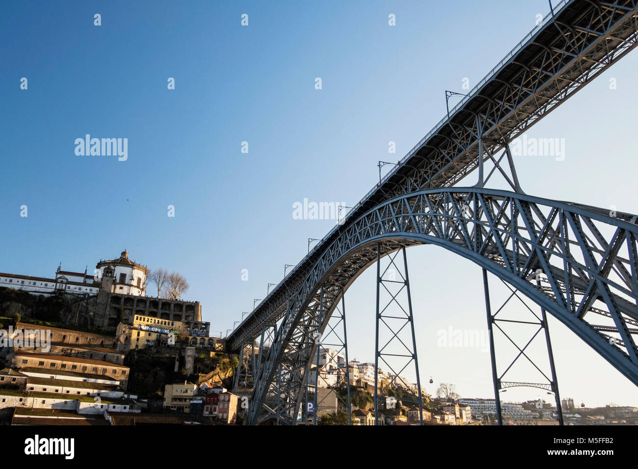 Maria pia bridge Banque de photographies et d’images à haute résolution ...