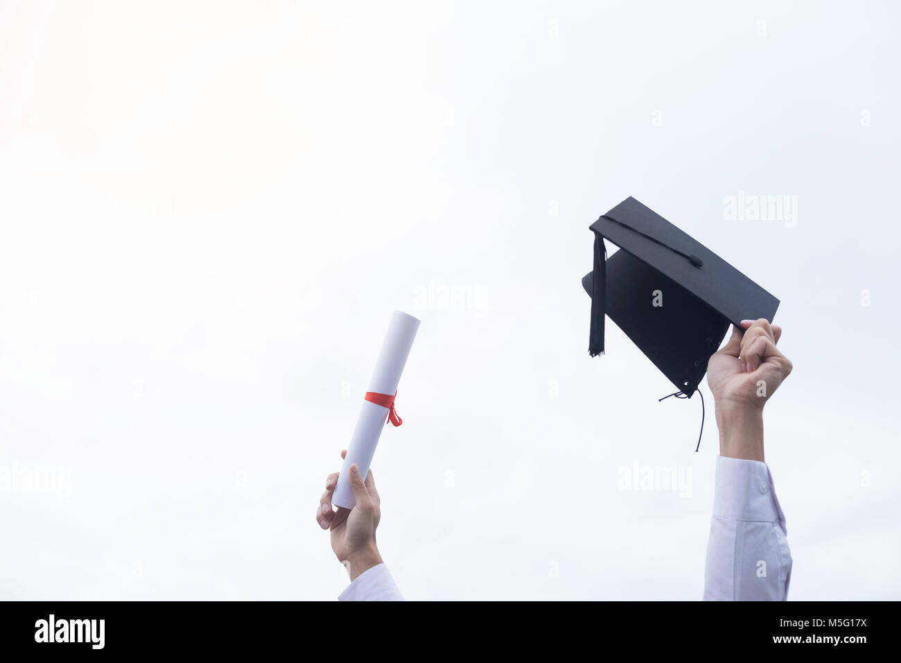 L'obtention du diplôme Diplôme universitaire Étudiant Début Concept ...
