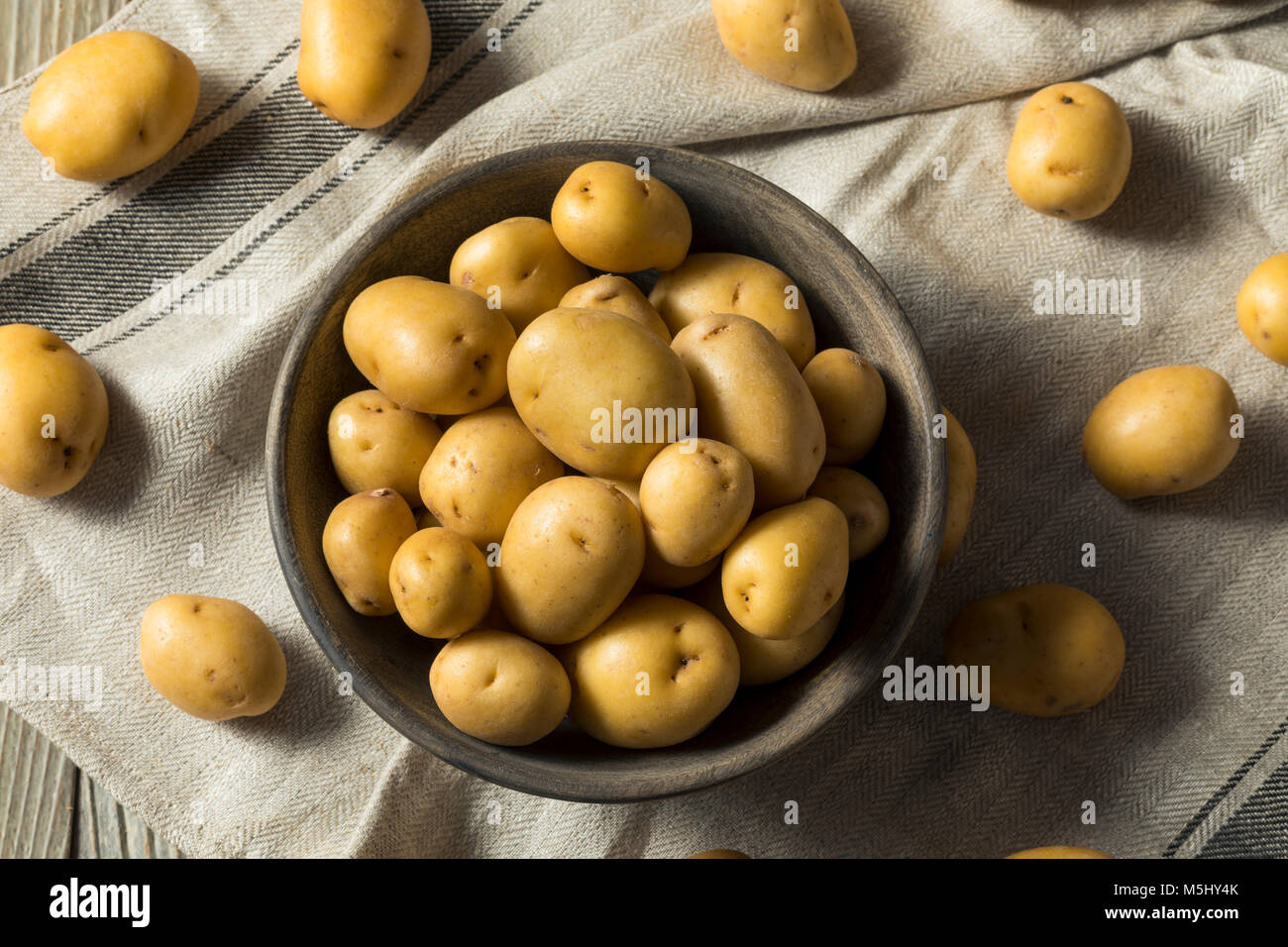 Pomme de terre jaune Banque de photographies et d’images à haute ...