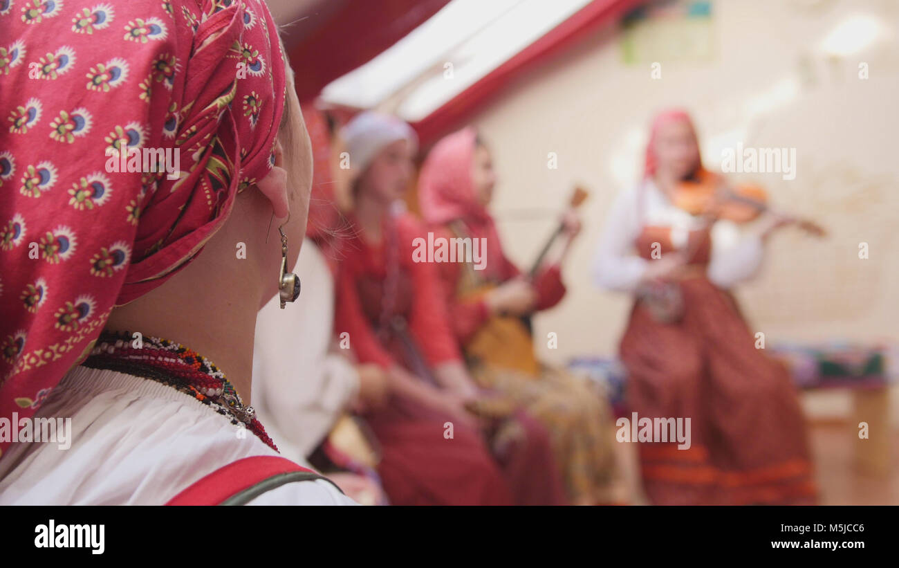 Instruments folkloriques russes Banque de photographies et d’images à ...