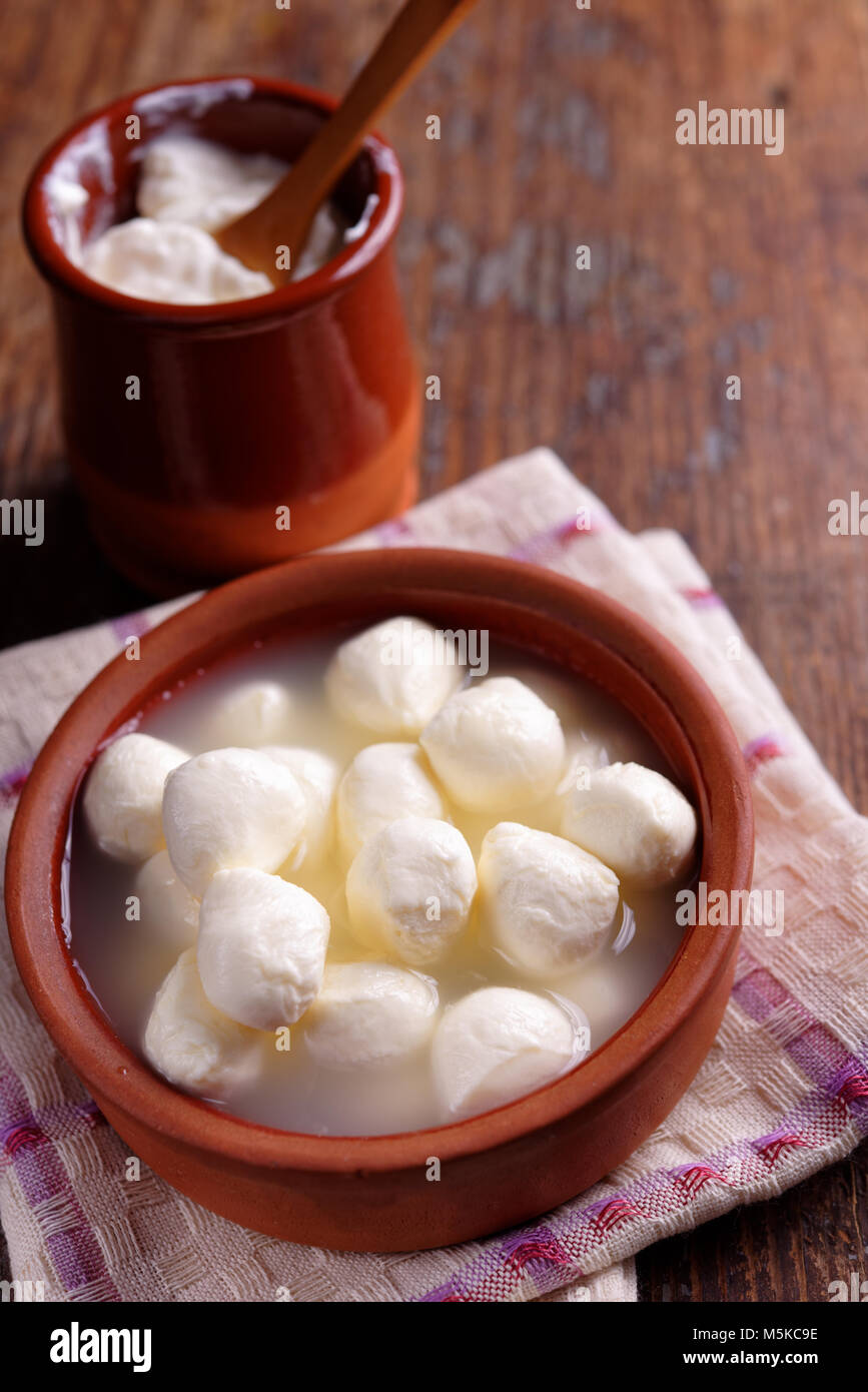 Fromage de saumure blanche Banque de photographies et d’images à haute ...