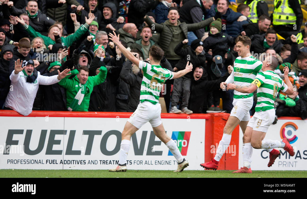 Kieran Celtic les Tierney célèbre marquant son deuxième but de côtés du ...