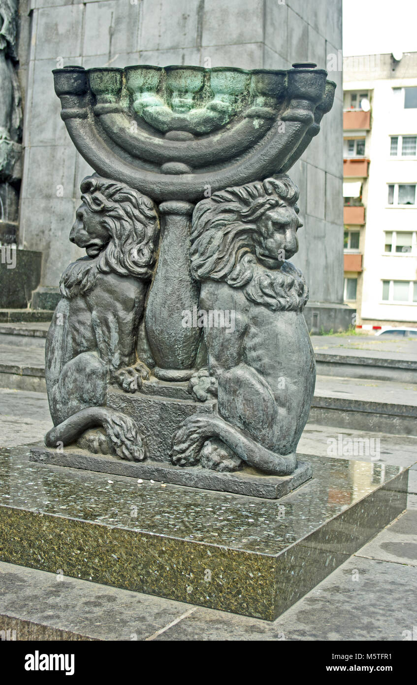 Monument aux héros du ghetto Banque de photographies et d’images à ...