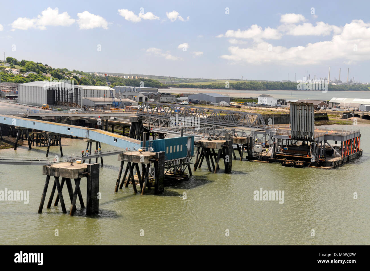 Terminal de ferry de dock de pembroke Banque de photographies et d ...