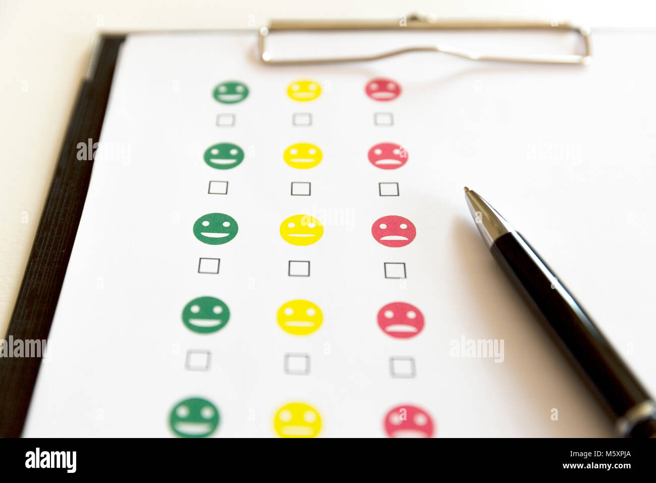 Customer satisfaction survey smiley faces Banque de photographies et d ...