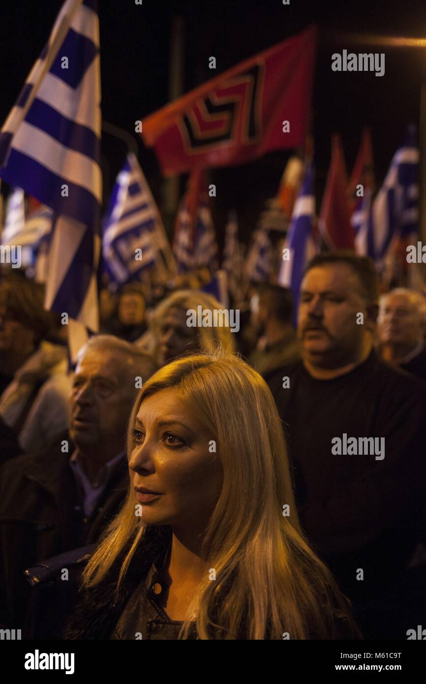 Les partisans de Chrysi Avgi (Grec aube dorée), parti nationaliste d ...