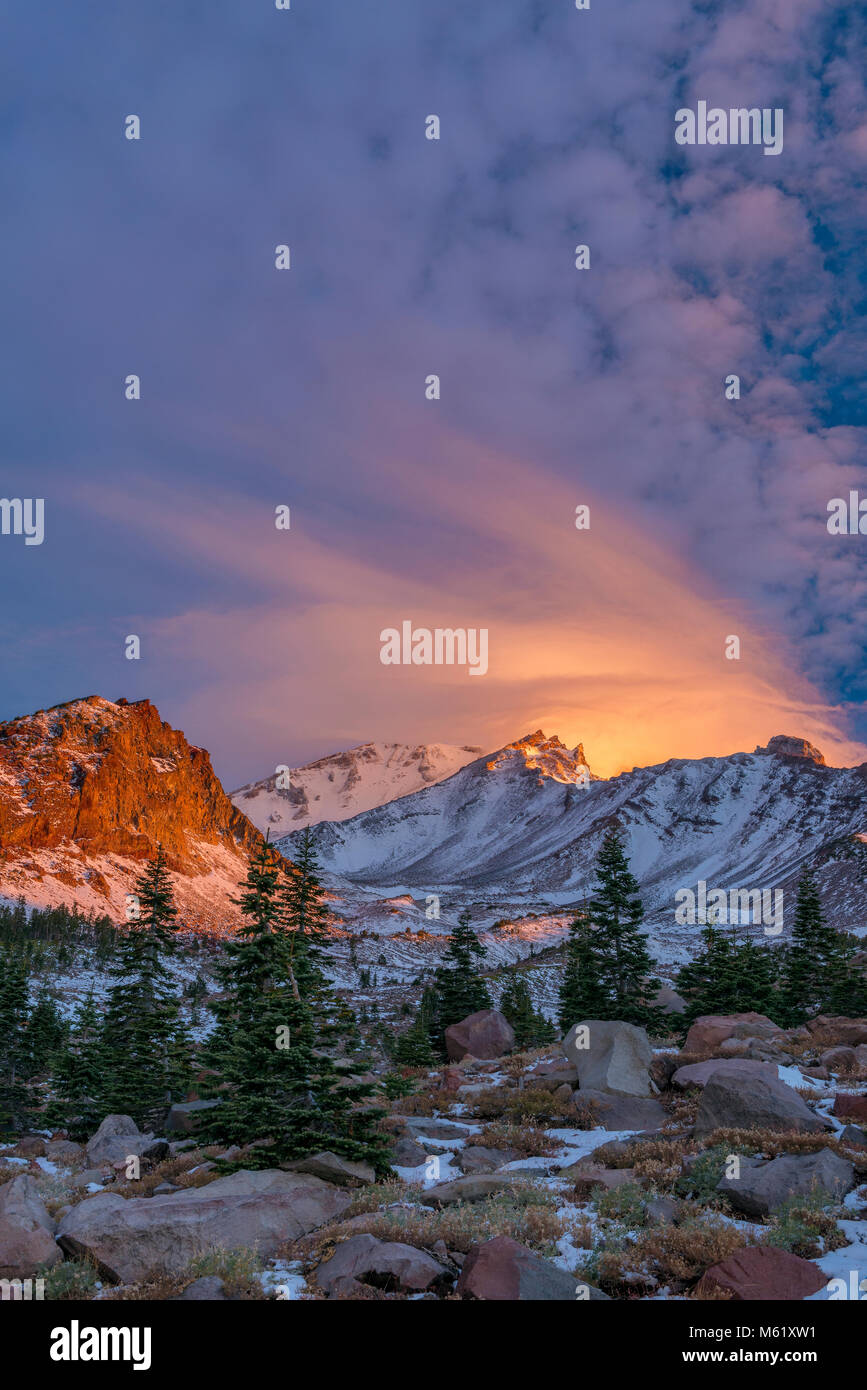 Shasta trinity Banque de photographies et d’images à haute résolution ...