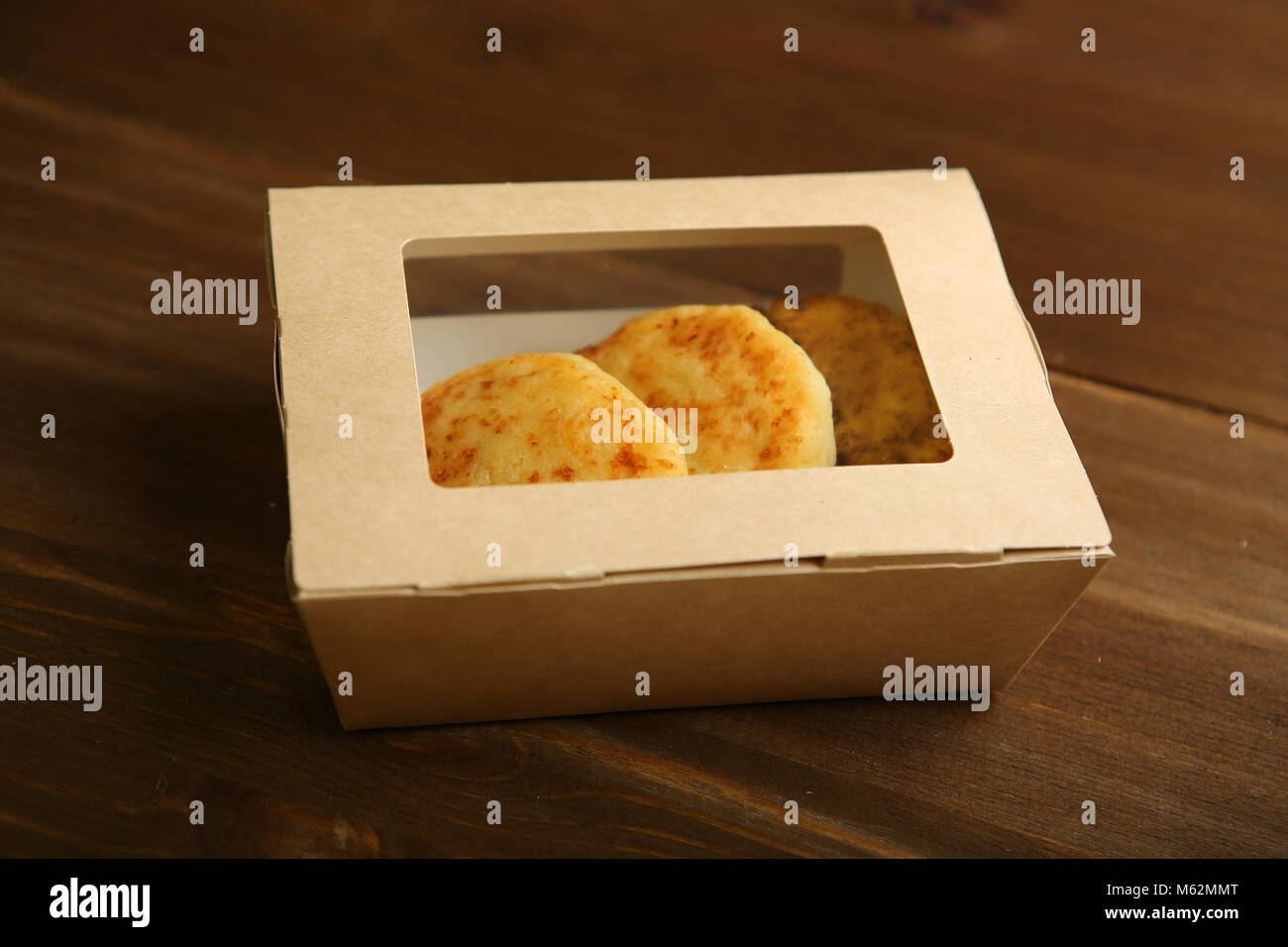 La livraison des produits à la maison. Snack pour plats à emporter ...