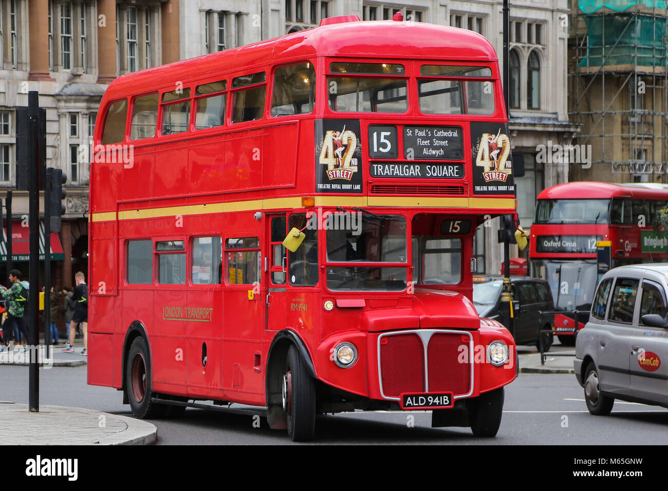 Number 15 bus london double decker Banque de photographies et d’images ...