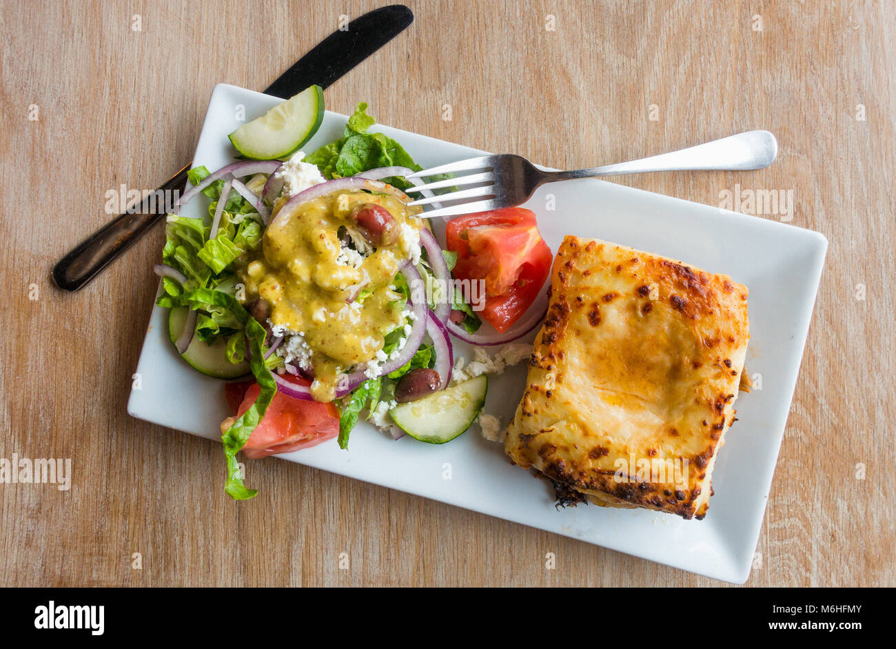 Manger grec Banque de photographies et d’images à haute résolution - Alamy