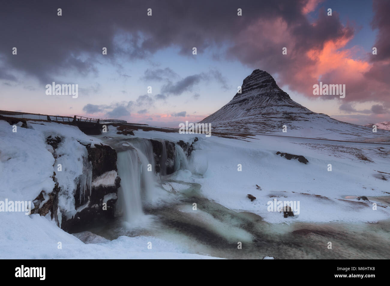 Ciel Bleu Paysage Hiver Froid Islande Banque d'image et photos - Alamy
