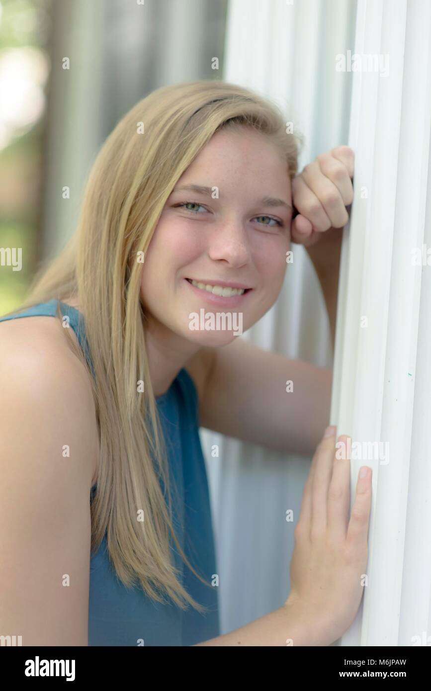 Vieille dame blonde Banque de photographies et d’images à haute ...