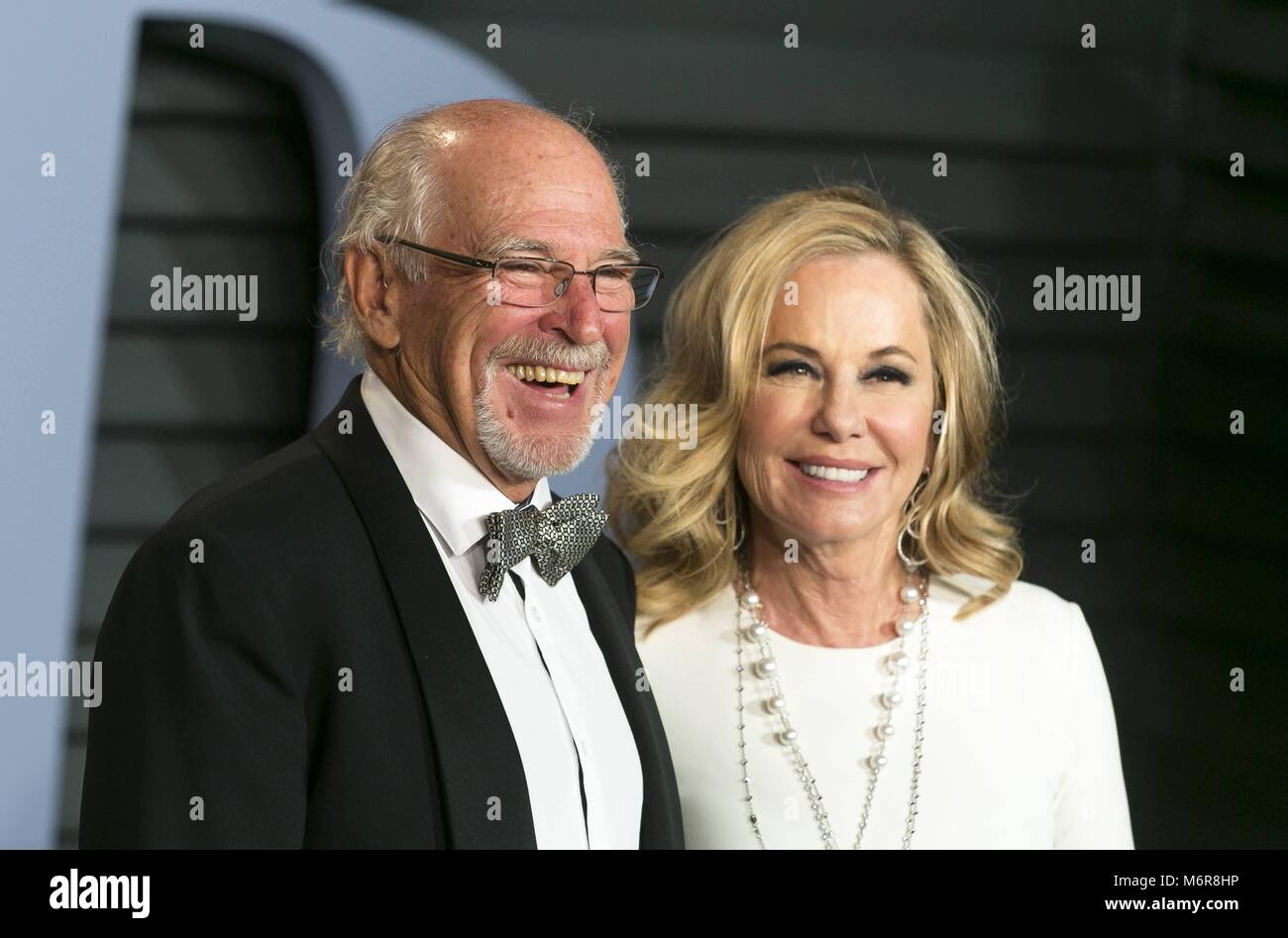 Jimmy Buffett et Jane Slagsvol assister à la Vanity Fair Oscar Party à ...