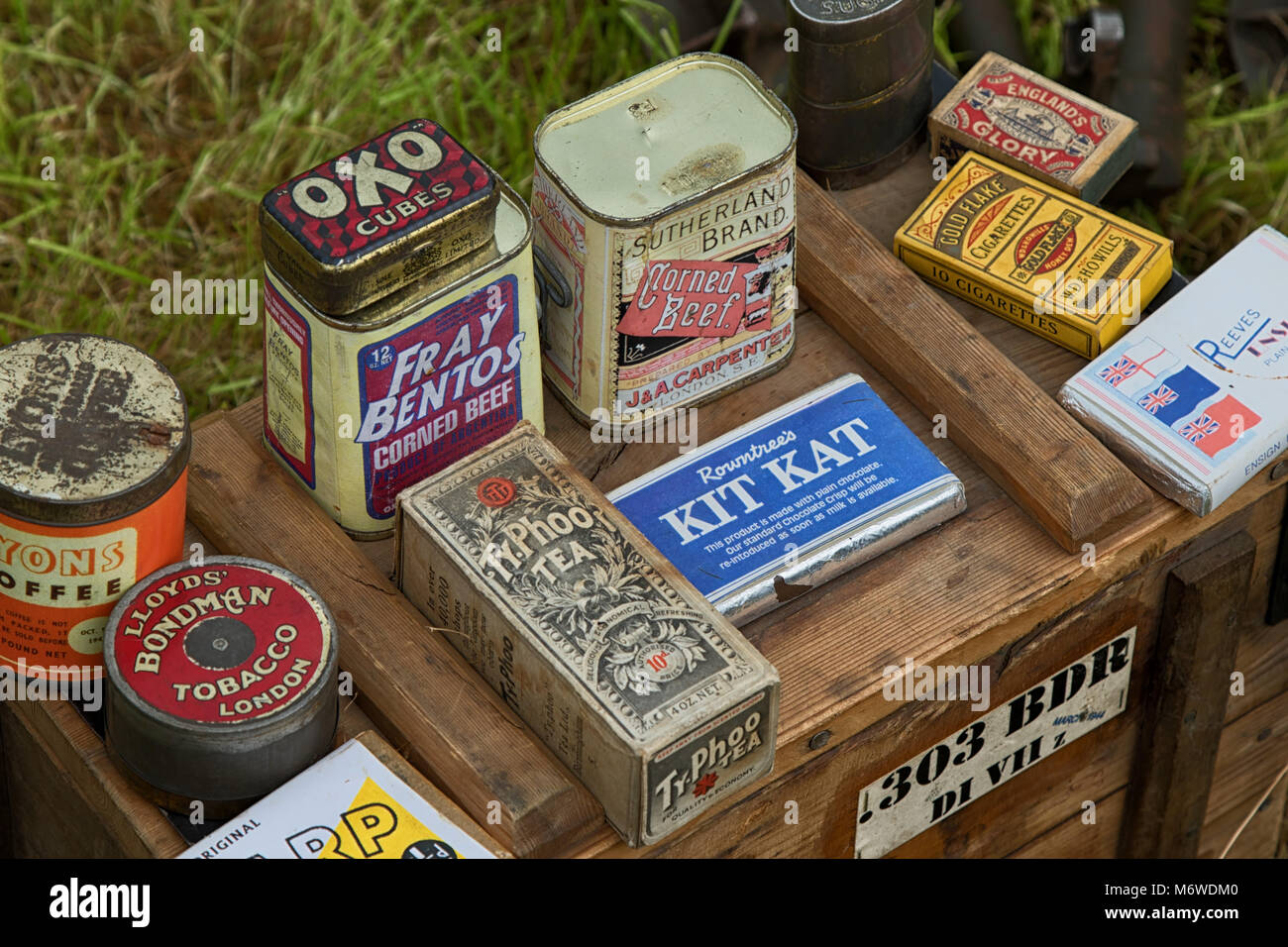 Produits alimentaires militaires Banque de photographies et d’images à ...