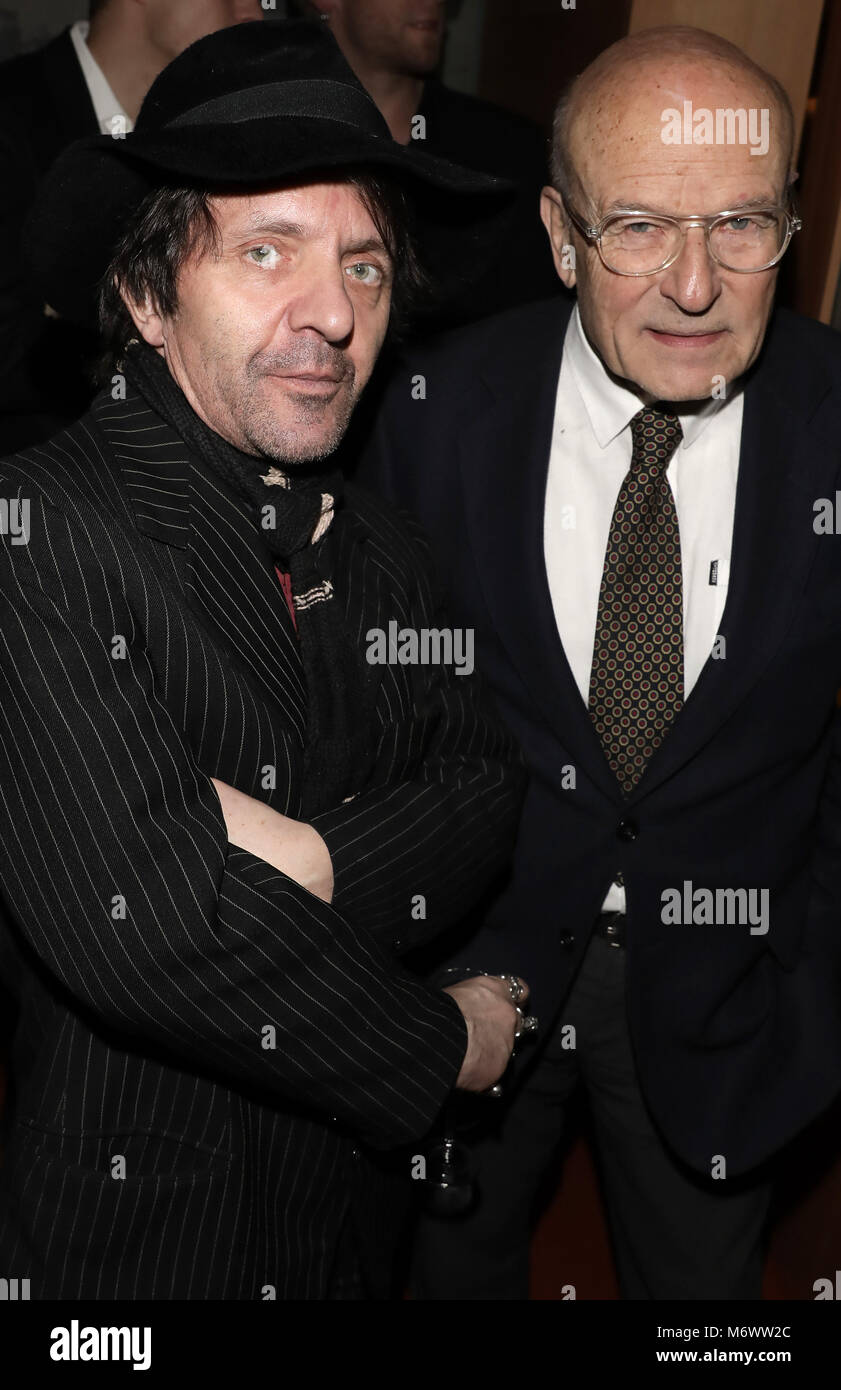 06 mars 2018, Allemagne, Berlin : l'acteur David Bennent (L) et le ...