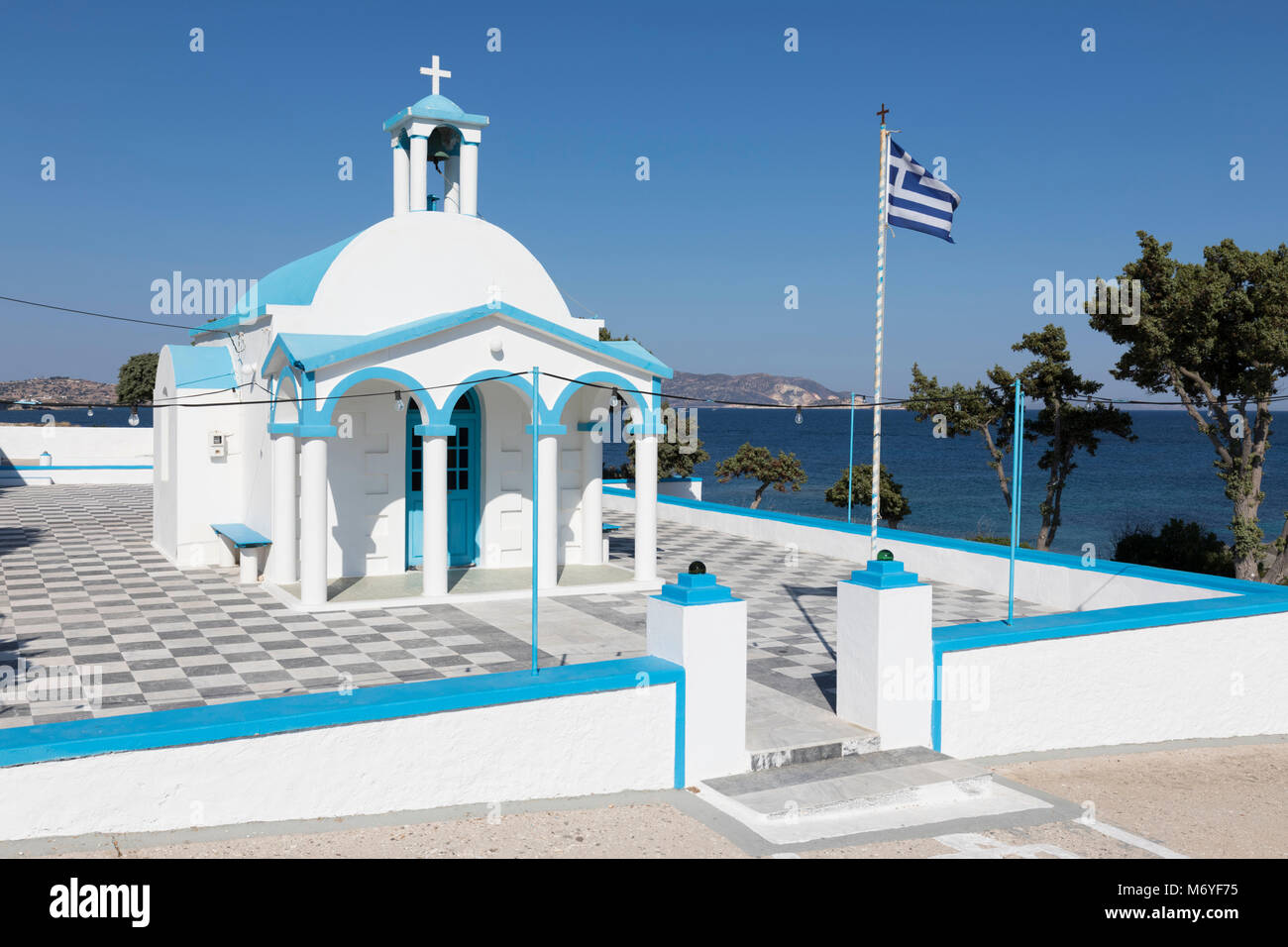 Aghios Nikolaos (Saint Nicolas) white église orthodoxe grecque ...