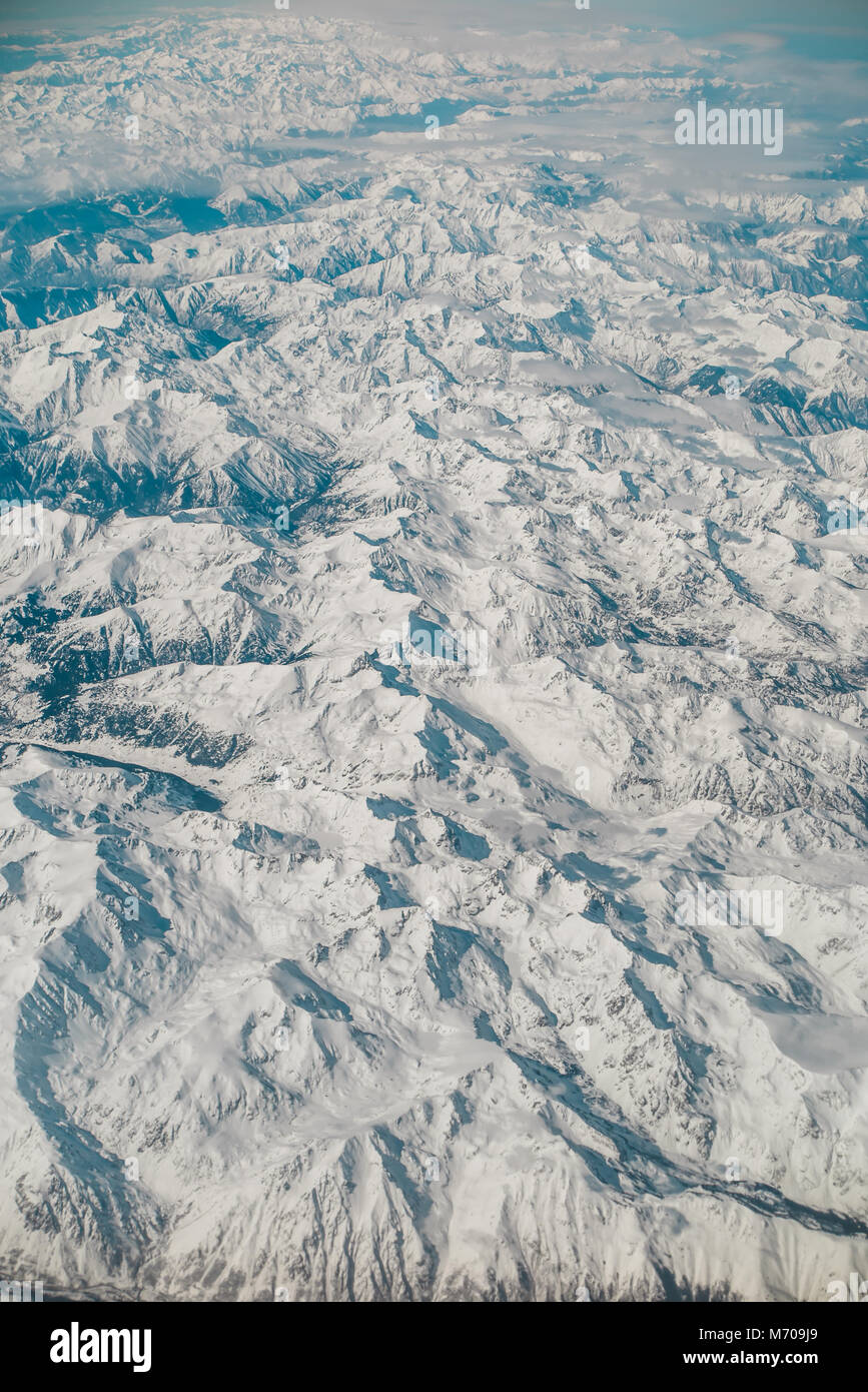 Chaîne de montagnes des pyrénées Banque de photographies et d’images à ...