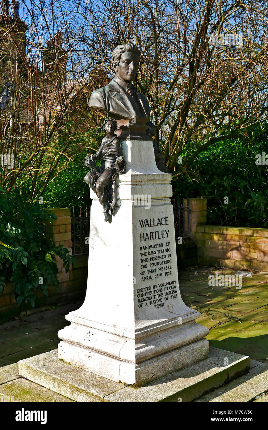 Monument de chef sur le Titanic Wallace Hartley, de Colne qui ont péri ...