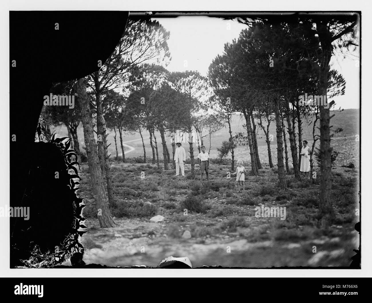 Groupe familial composé Banque d'images noir et blanc - Alamy
