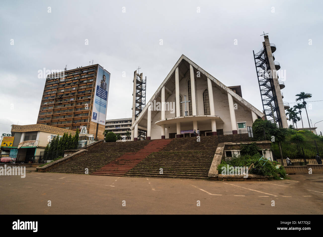 Yaounde cameroon architecture Banque de photographies et d’images à ...
