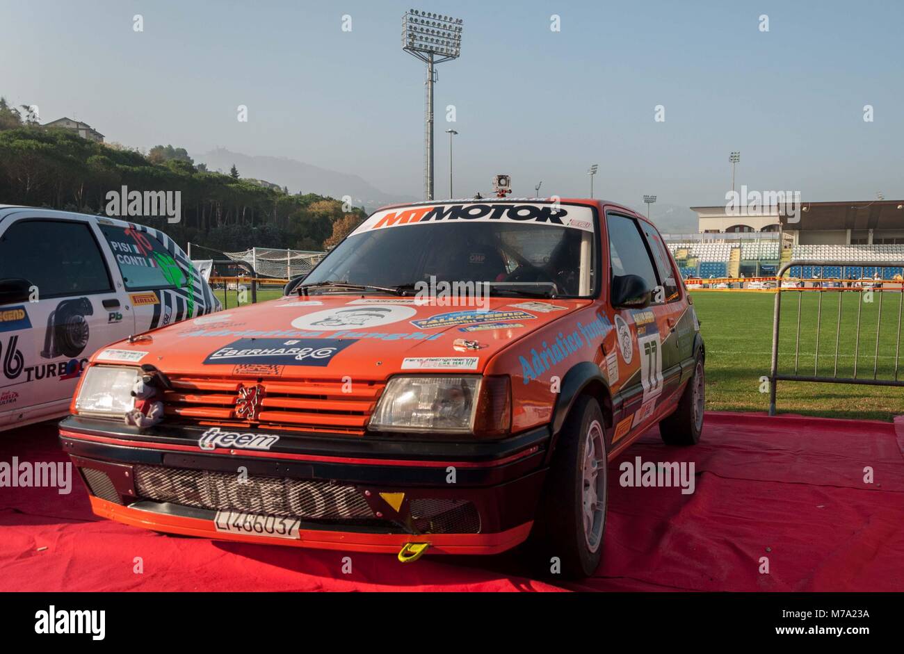 Peugeot 205 gti rally Banque de photographies et d’images à haute ...