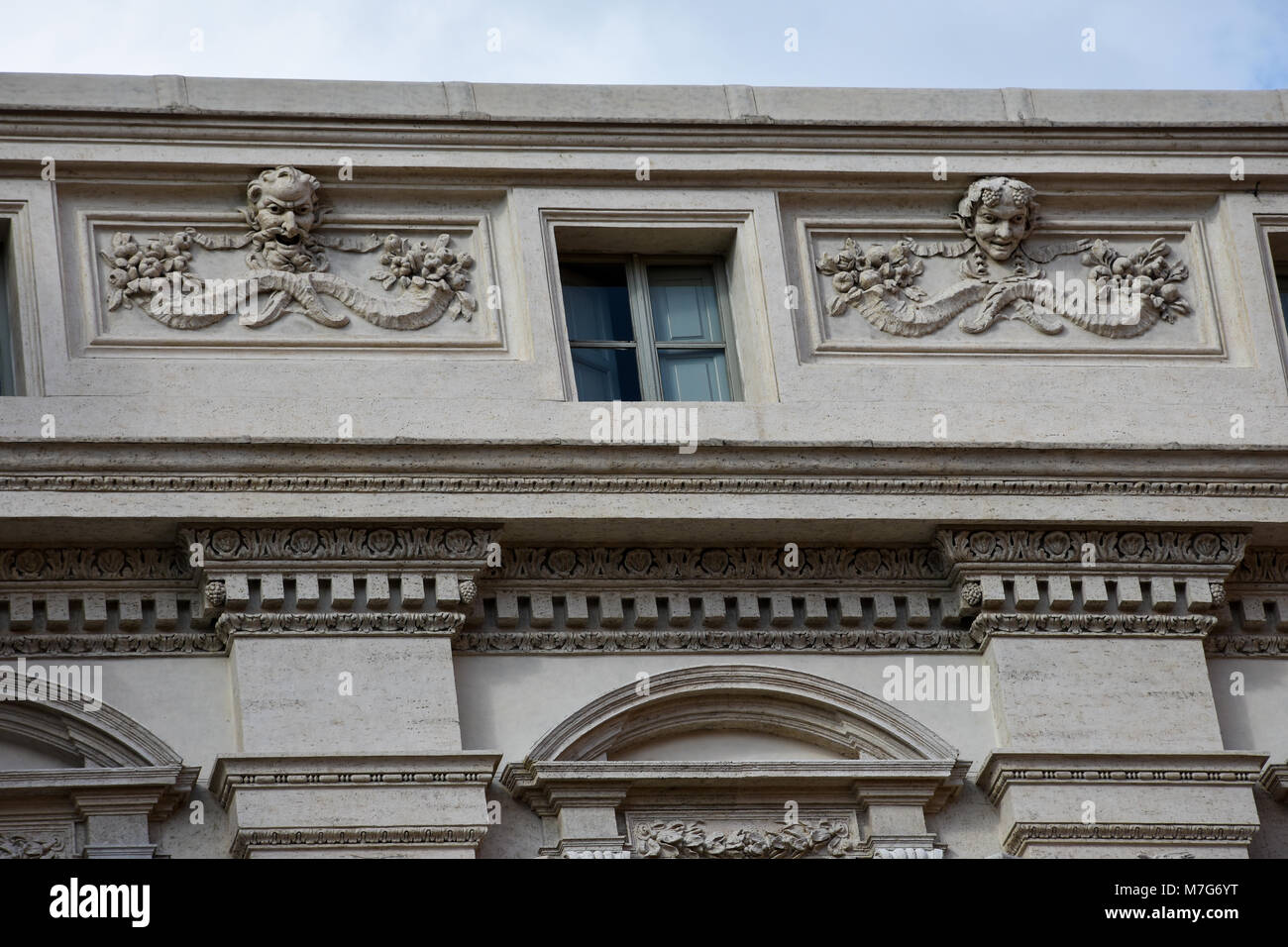 Façade du Palais Palazzo Poli (poli). Rome, Italie Photo Stock - Alamy
