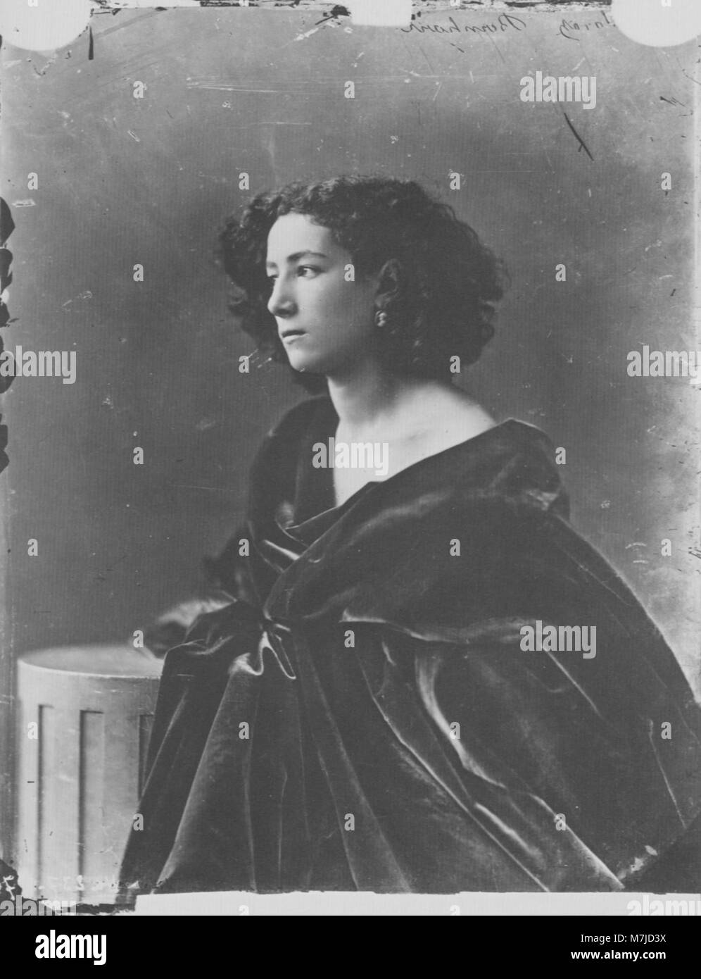 La photographie de Gaspard-Félix Tournachon, dit Nadar, met en scène la ...