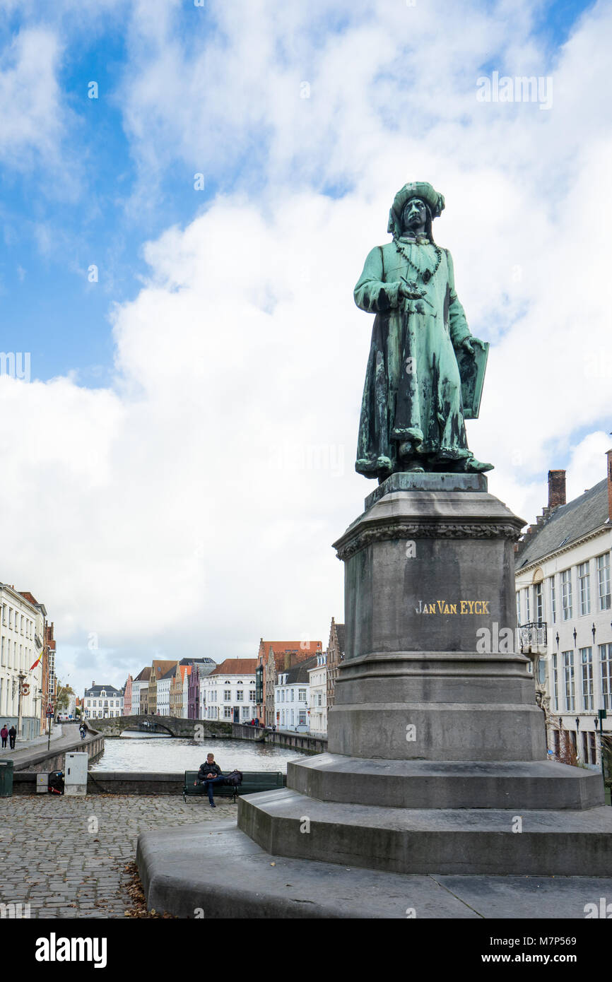 Statue jan van eyck bruges Banque de photographies et d’images à haute ...