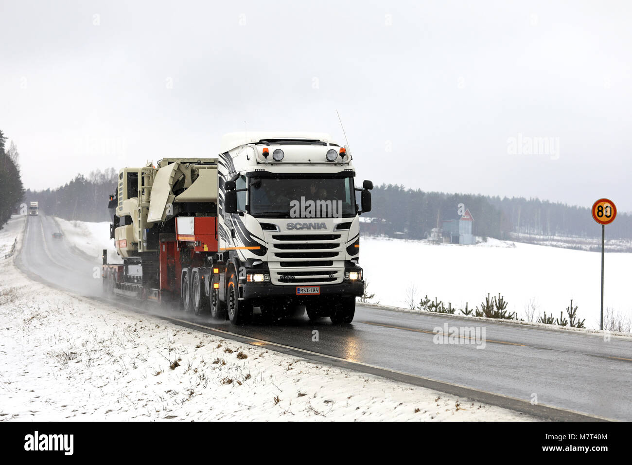 SALO, FINLANDE - le 9 mars 2018 : Scania R620 camion d'Kosken ...