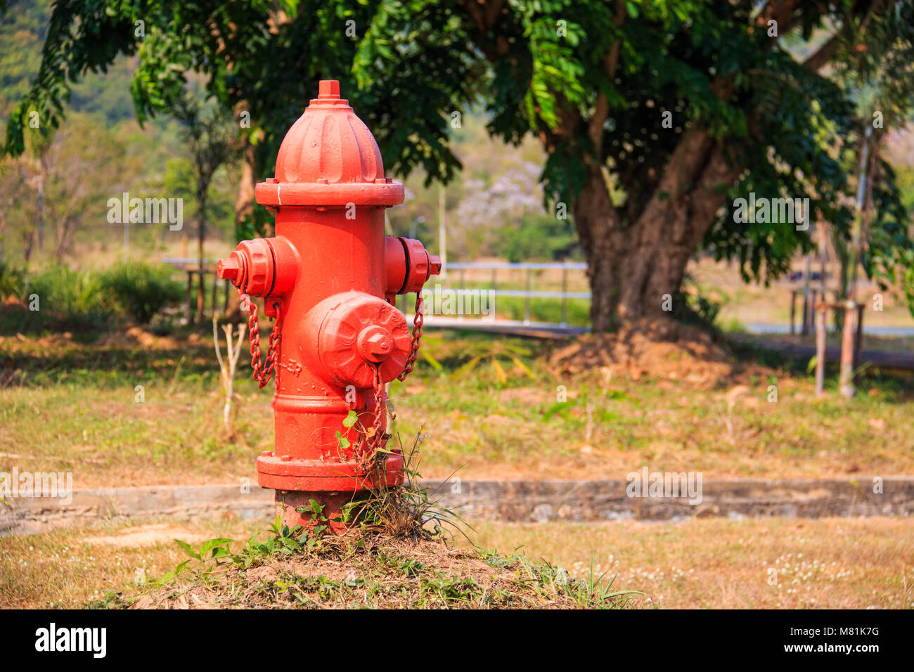 Old fire hydrant Banque de photographies et d’images à haute résolution ...