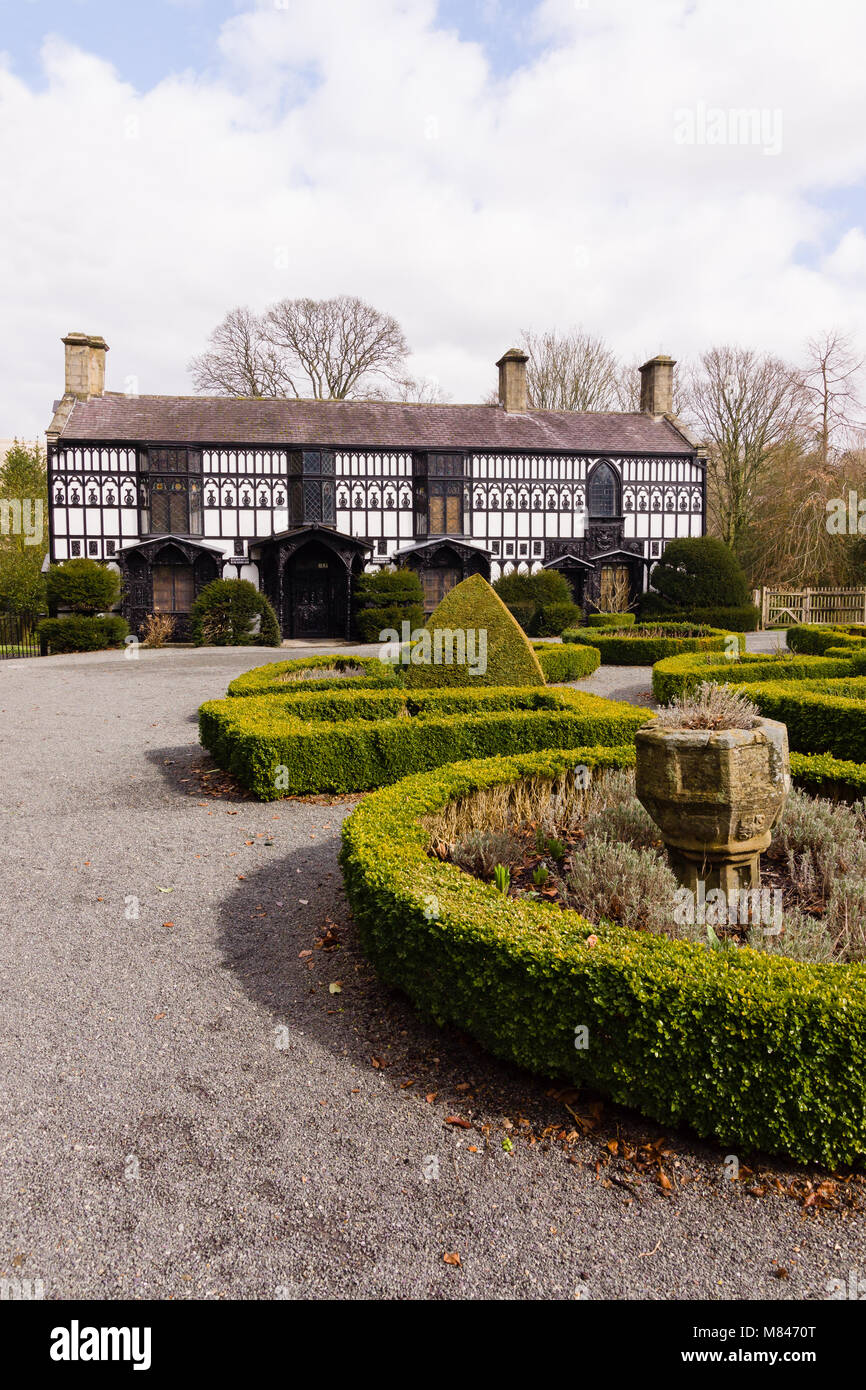 Plas Newydd à Llangollen Wales construit au 18ème siècle et la maison ...