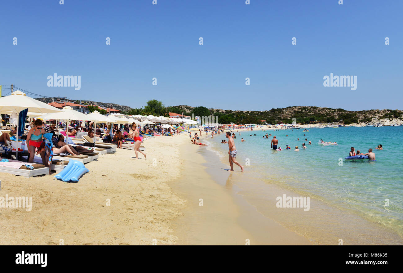 Plage de kalamitsi Banque de photographies et d’images à haute ...
