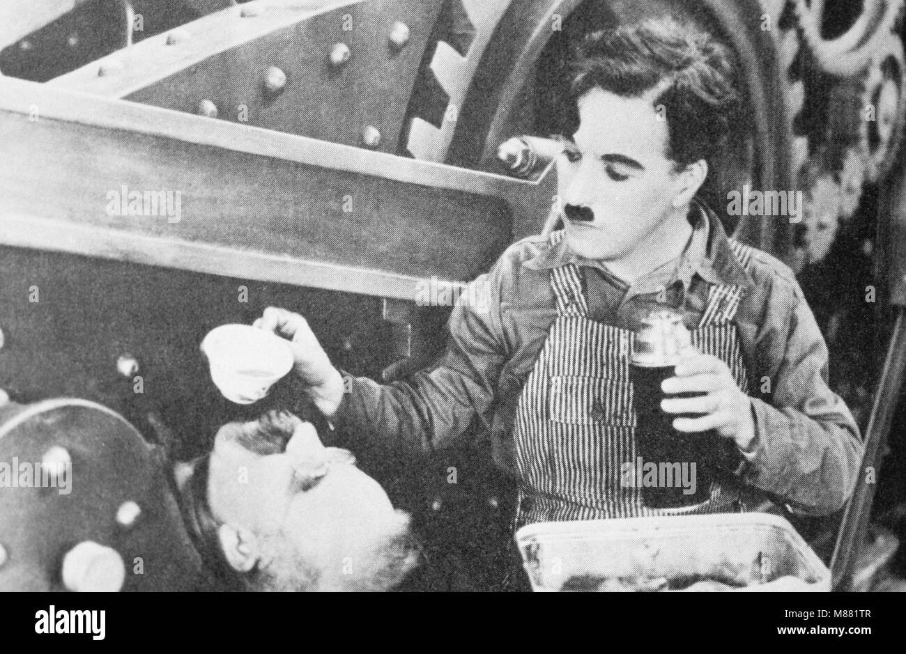 Charlie Chaplin Modern Times 1936 Banque d'image et photos - Alamy