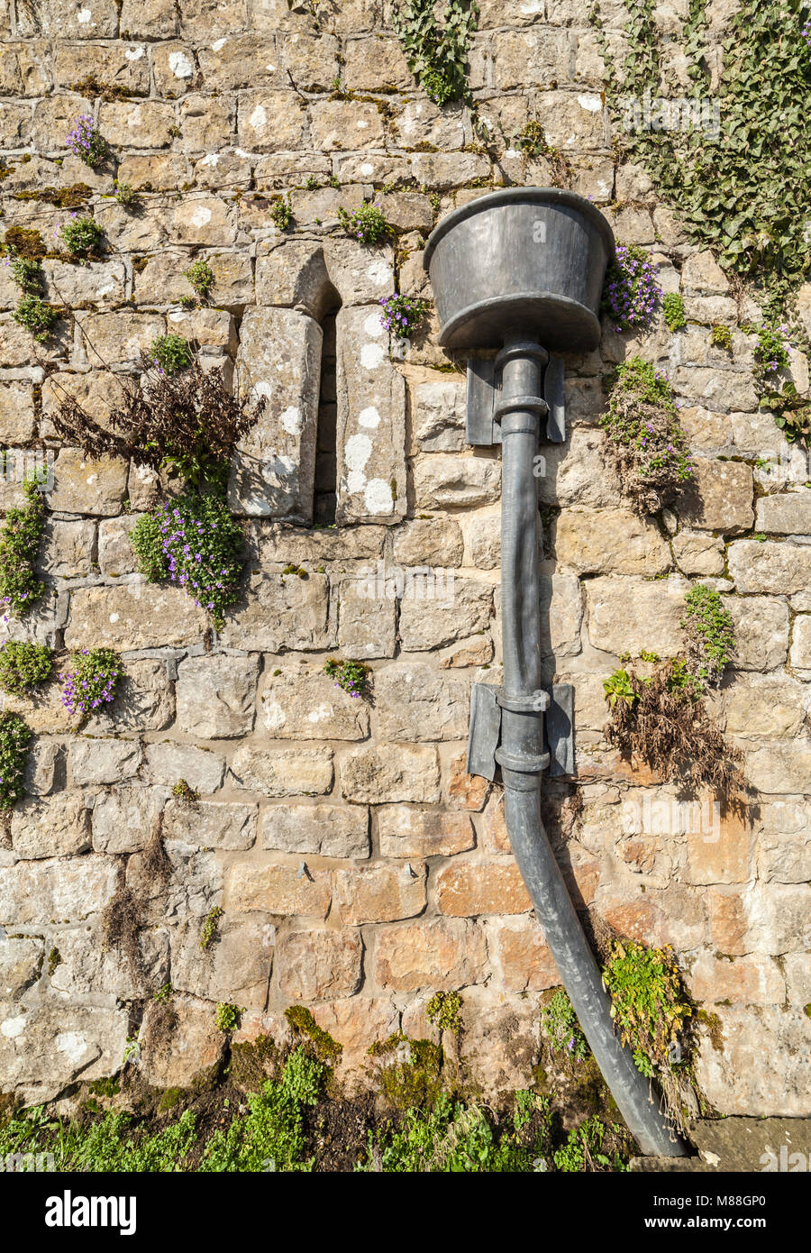 Drain de plomb Banque de photographies et d’images à haute résolution ...