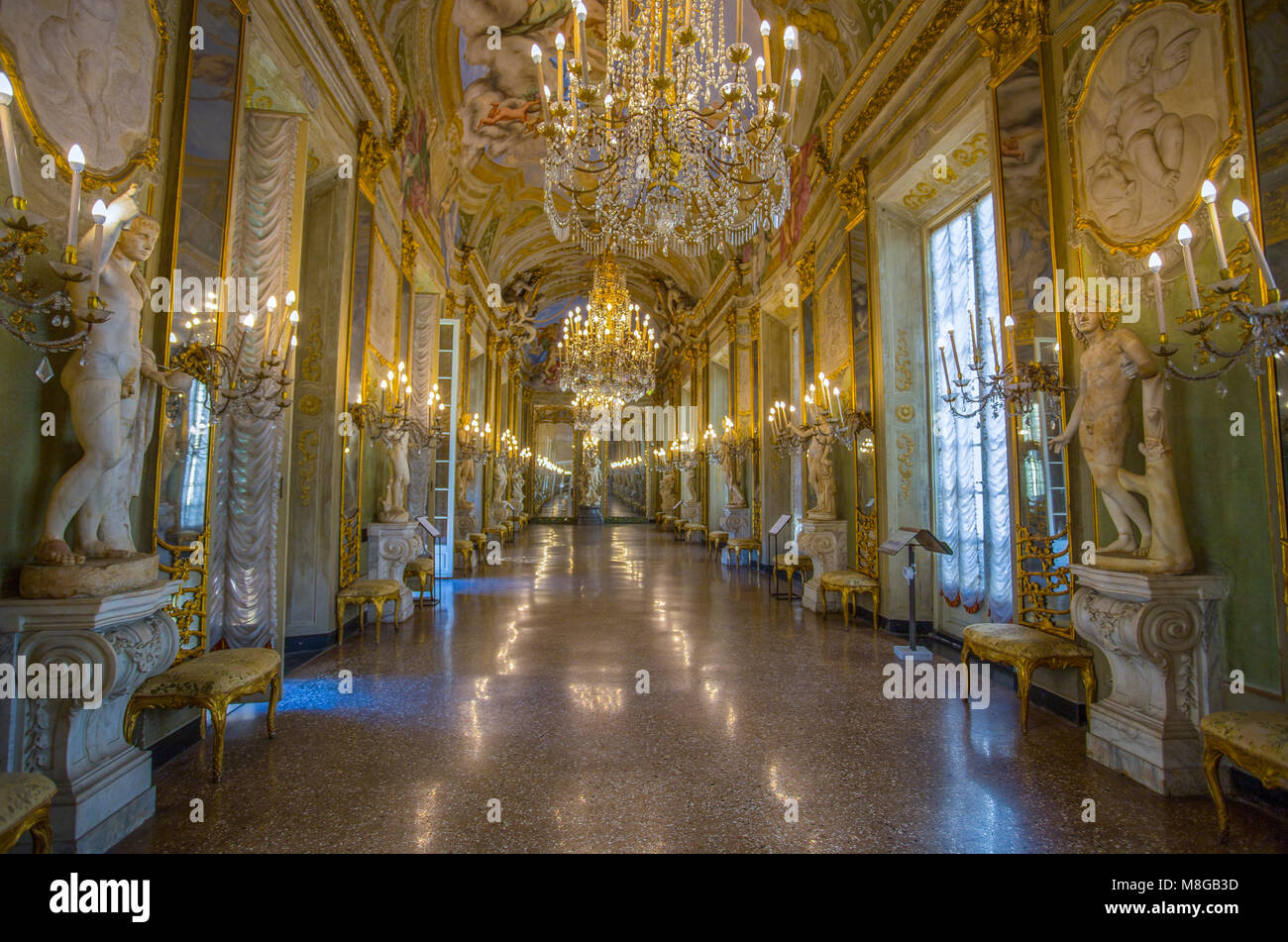 Gallery of genova Banque de photographies et d’images à haute ...