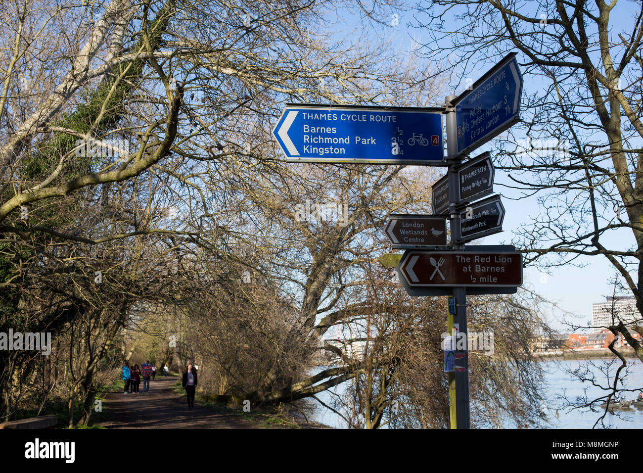 Thames path national trail Banque de photographies et d’images à haute ...