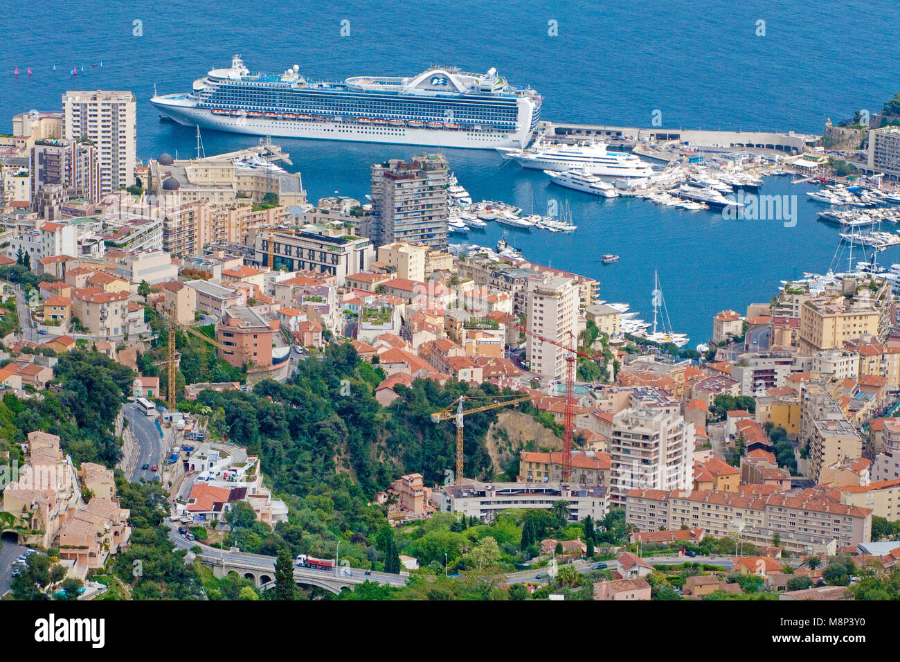 Kreuzfahrtschiff im Hafen von Monaco, Monaco, Fuerstentum Europa ...