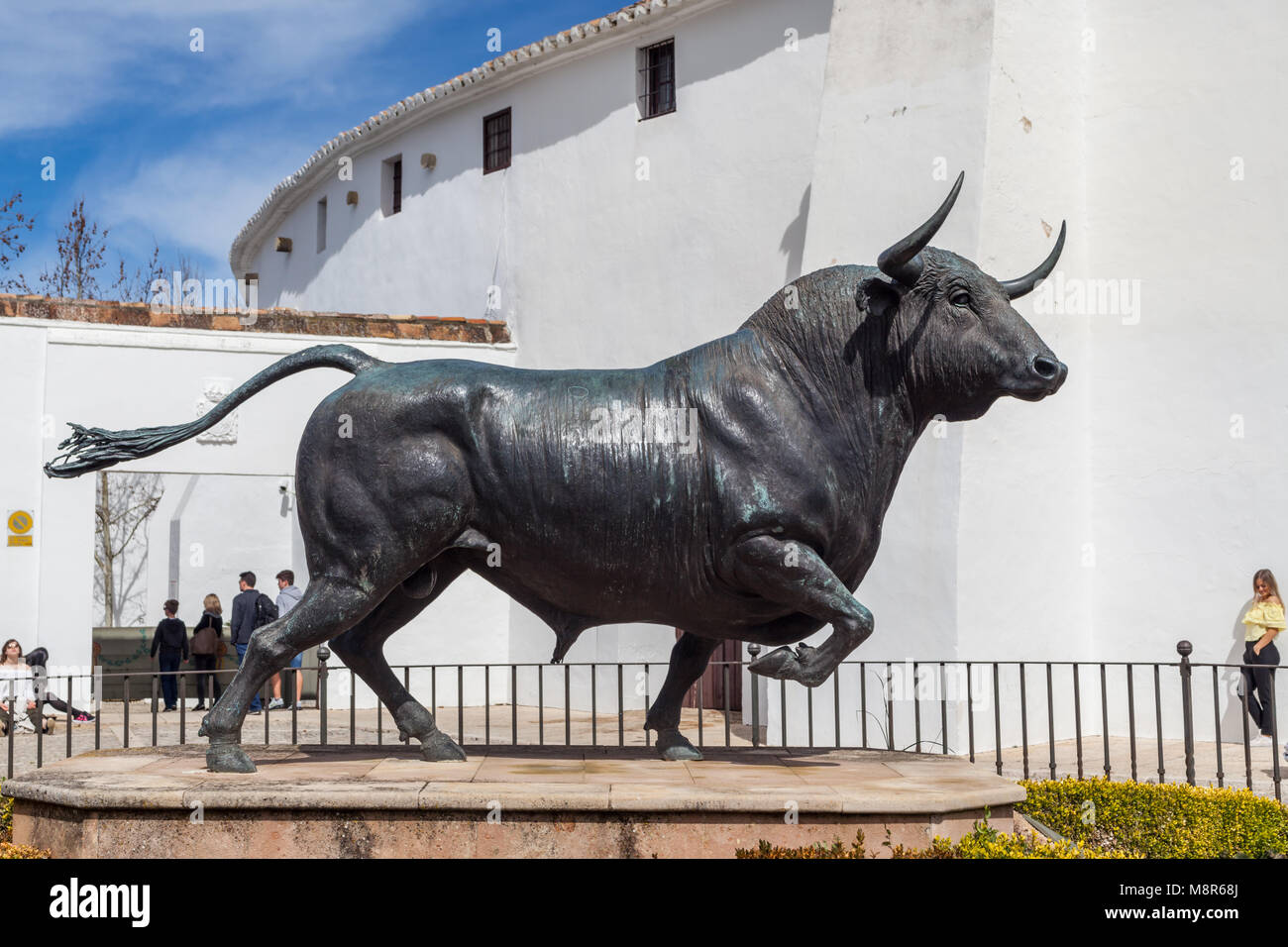 Statue de taureau ronda Banque de photographies et d’images à haute résolution - Page 2 - Alamy