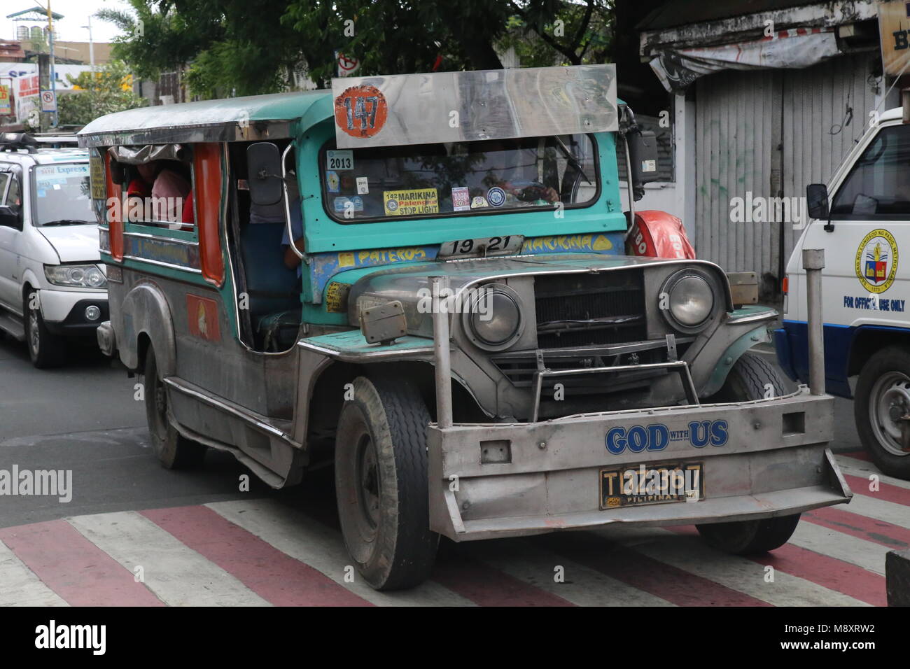 Jeepney jeepneys transport Banque de photographies et d’images à haute ...