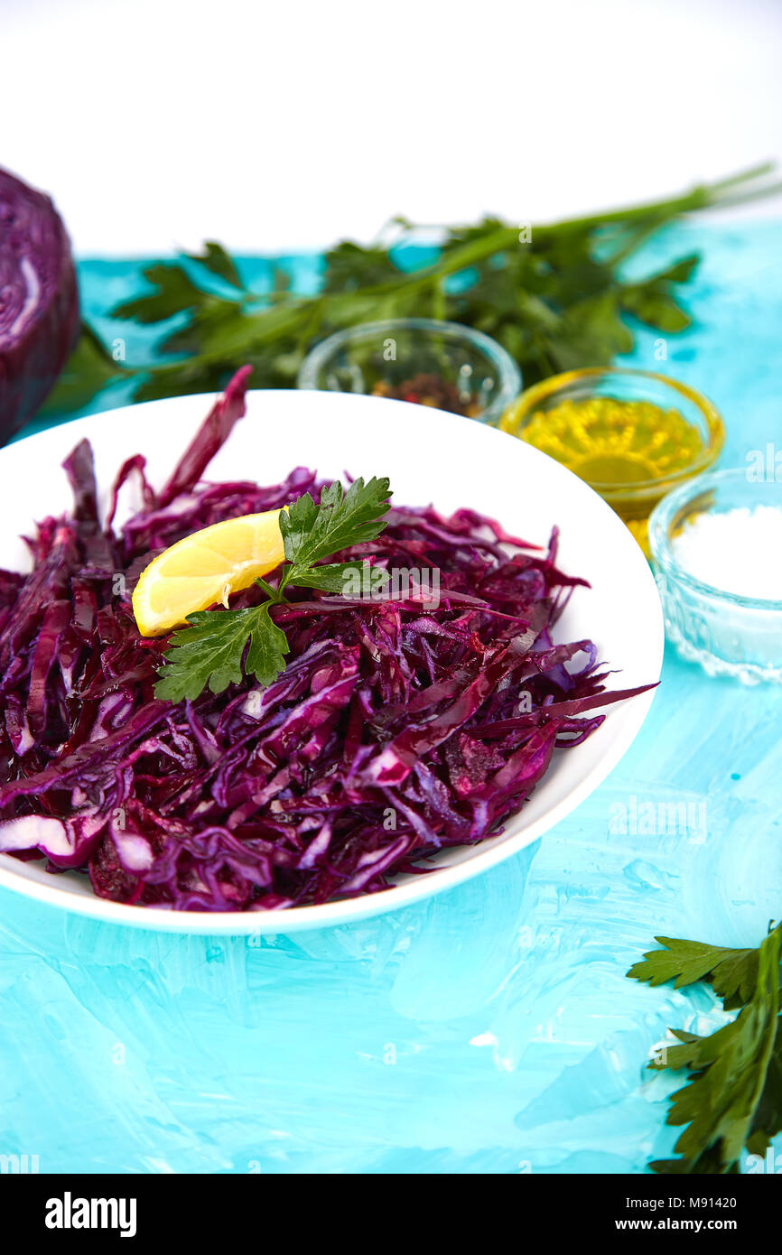Feuille De Chou Rouge Banque d'image et photos - Alamy