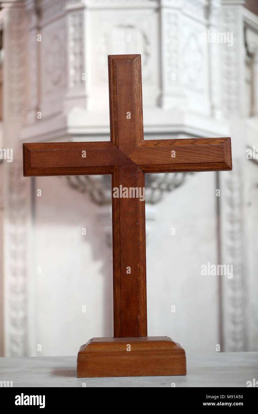 Croix protestante Banque de photographies et d’images à haute ...