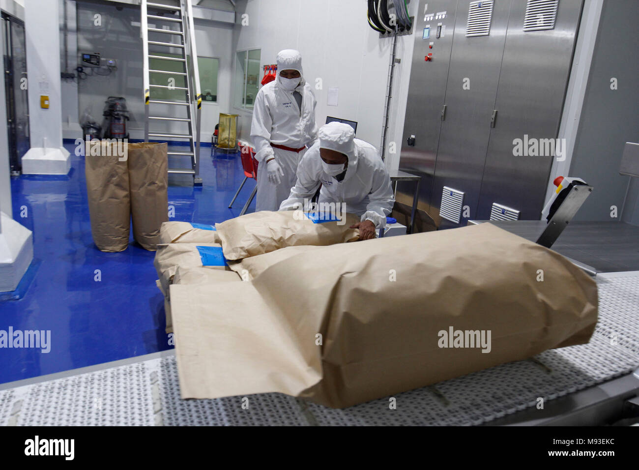 Danone factory Banque de photographies et d’images à haute résolution ...