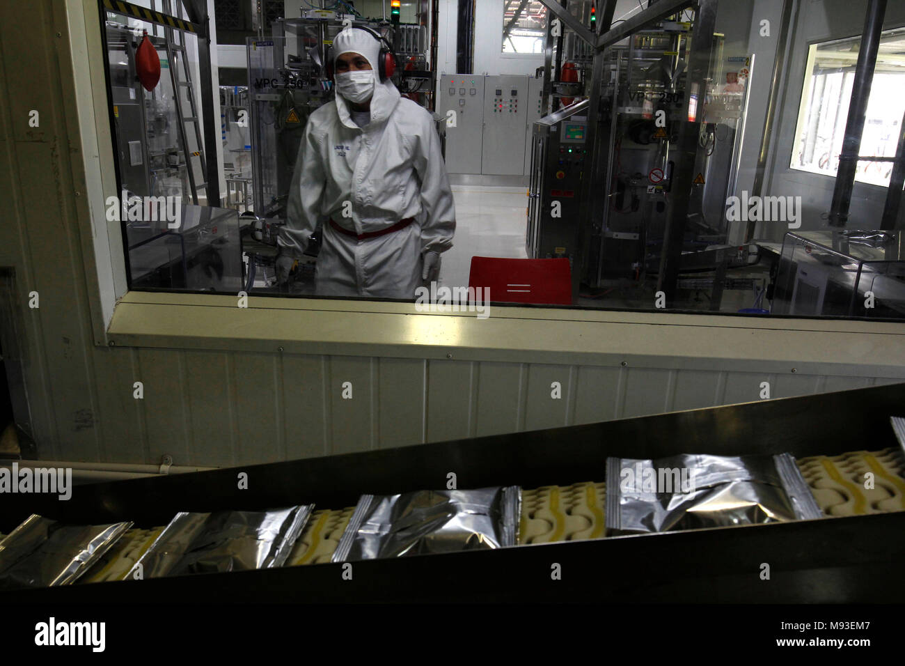 Danone factory Banque de photographies et d’images à haute résolution ...