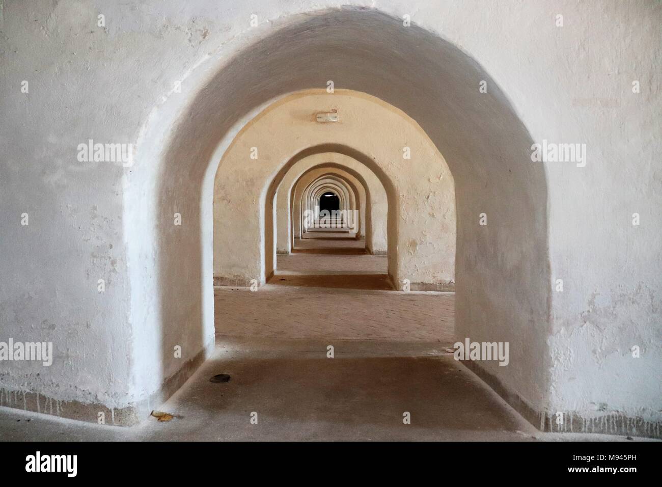 Borj adoumoue Banque de photographies et d’images à haute résolution ...